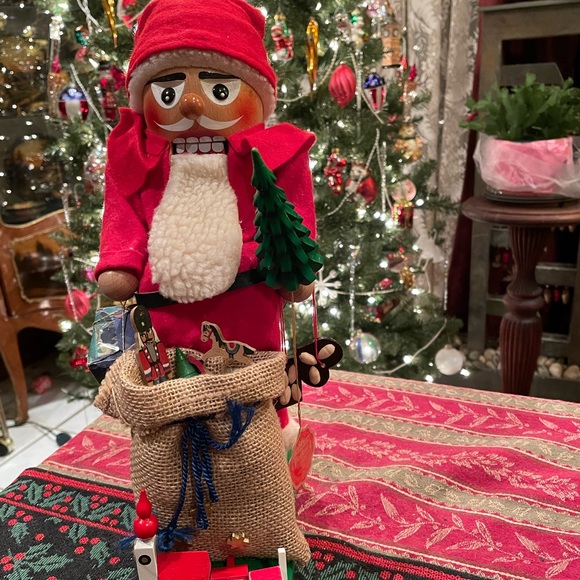Steinbach | Holiday | Vintage Handmade Steinbach Santa Nutcrackers With A Bag Of Toys | Poshmark